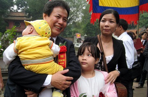 Các tân GS, PGS ngày càng trẻ