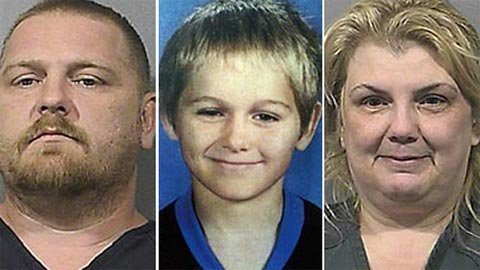 Mẹ ghẻ bỏ mặc con trong cũi chó và án tù 35 năm