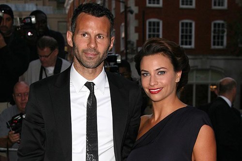 Tiếp tục ngoại tình, Ryan Giggs bị vợ bỏ