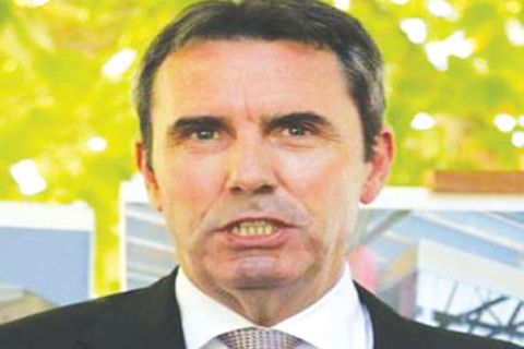 Bộ trưởng Úc xin lỗi vì ấn nhầm nút “like” trên Facebook